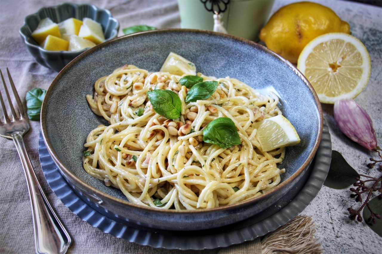Pasta mit Zitronen-Basilikum-Sauce - Genusswerke