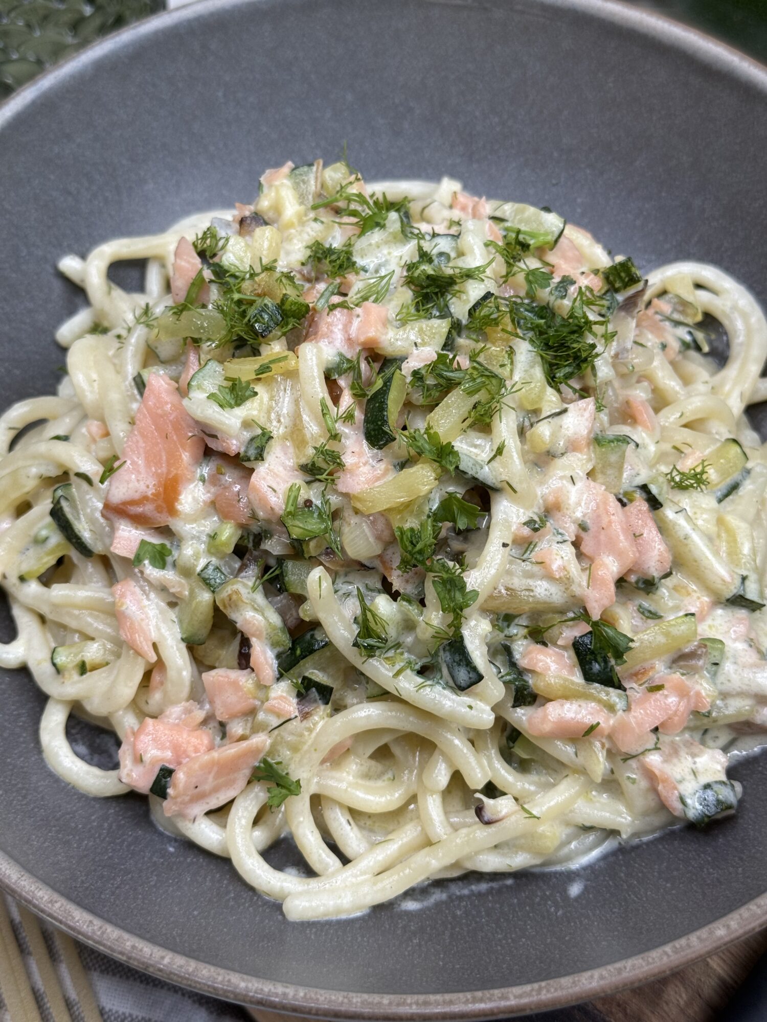 Cremige Zucchini-Lachs-Spaghettone - Genusswerke