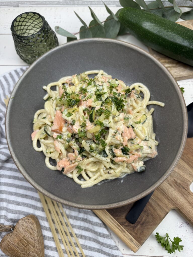 Cremige Zucchini-Lachs-Spaghettone - Genusswerke
